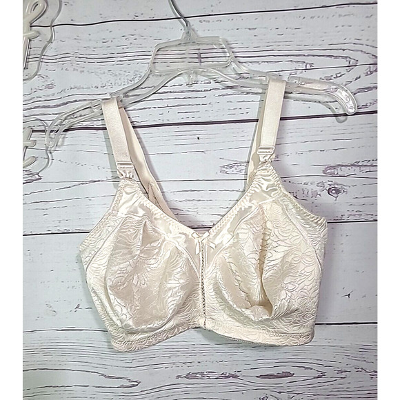 Bali | Intimates & Sleepwear | Bali Double Support Beige Spa Closure ...